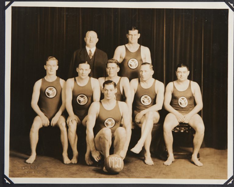 Biography - Johnny Weissmuller